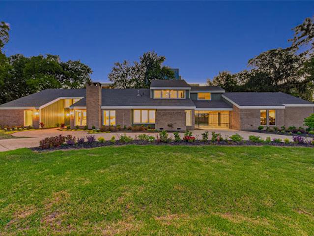 House with pool