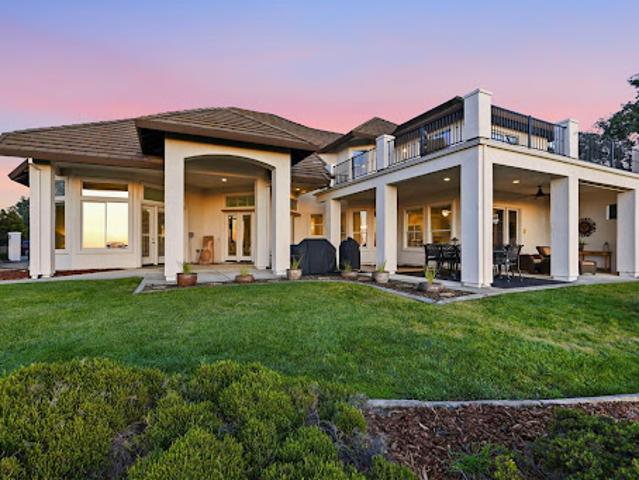 House with pool