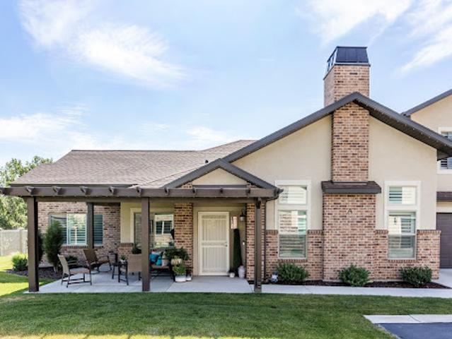 House with pool