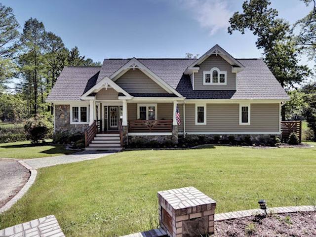 House with pool