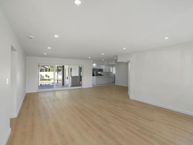 Seaside house with pool