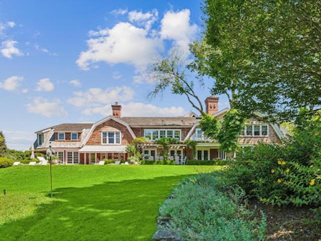 House with pool