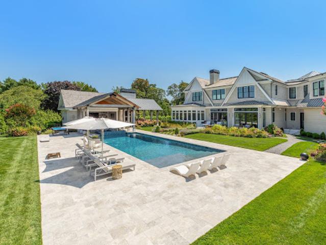 House with pool