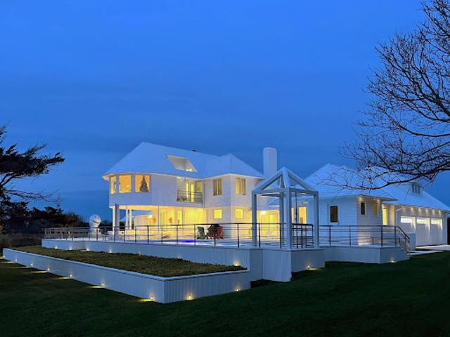 House with pool