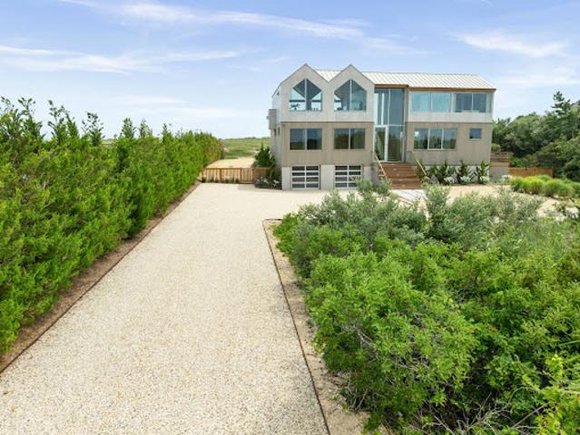 House with pool