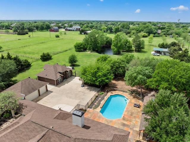 House with pool