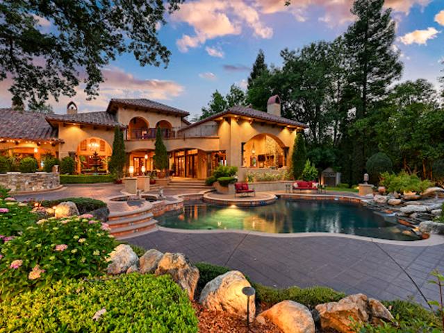 House with pool