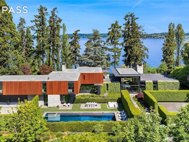 House with pool and garden