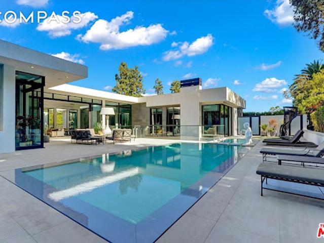 House with pool
