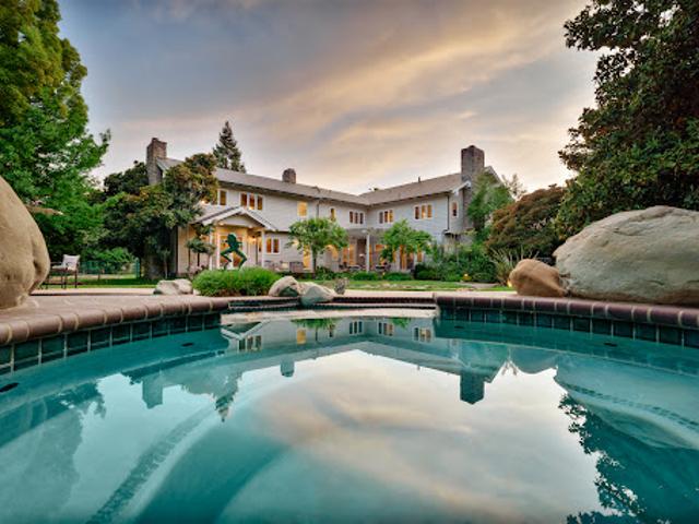 House with pool