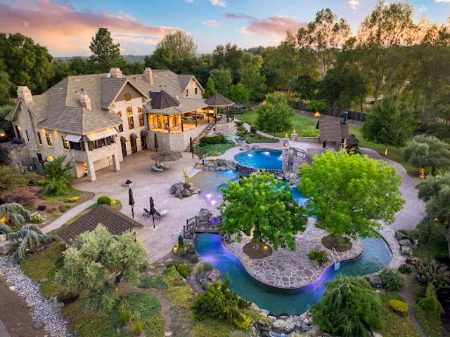 House with pool