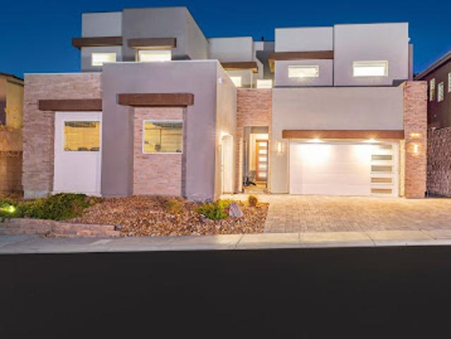 House with pool