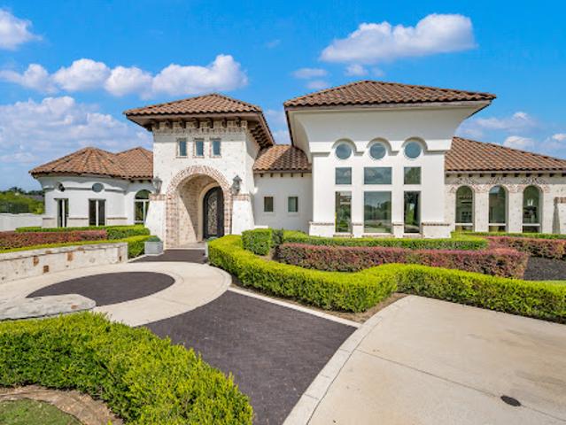 House with pool