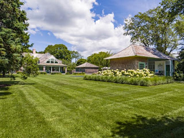 House with pool