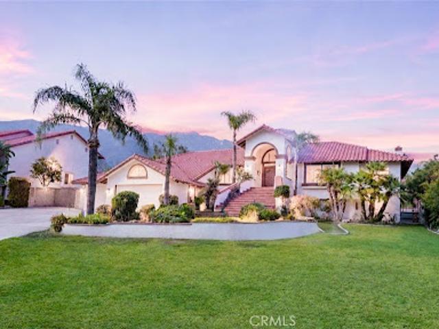 House with pool