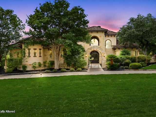 House with pool