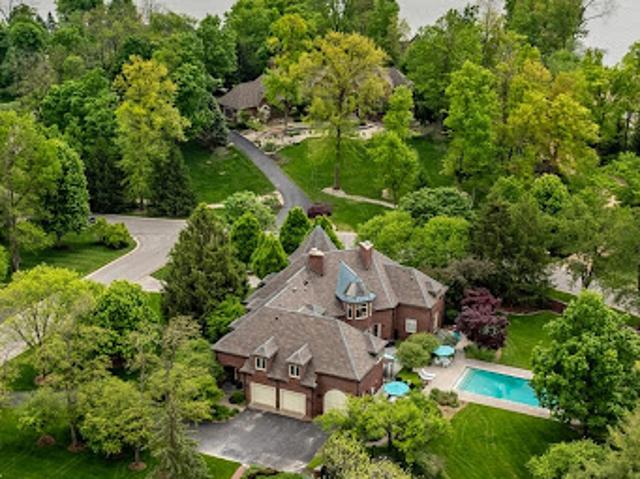 House with pool