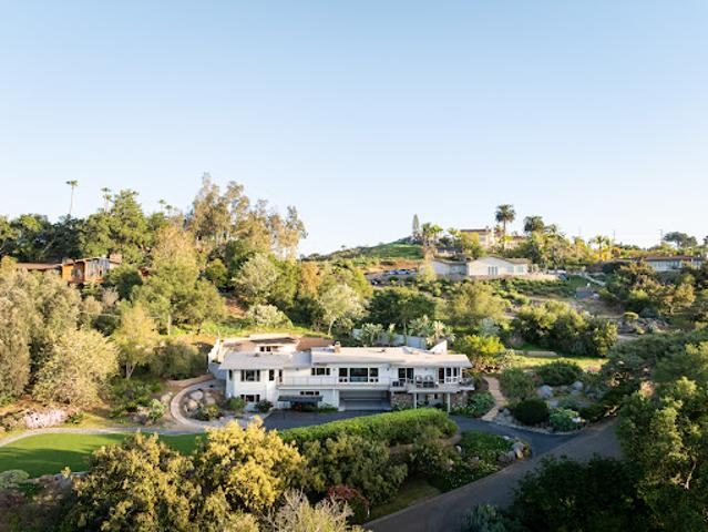 House with pool