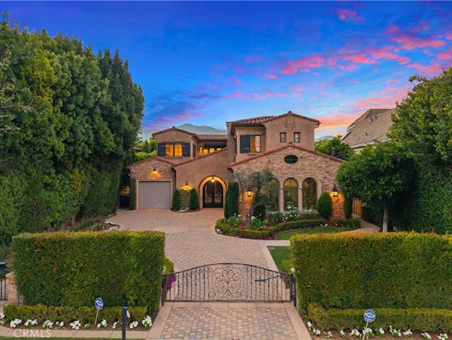 House with pool