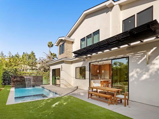 House with pool