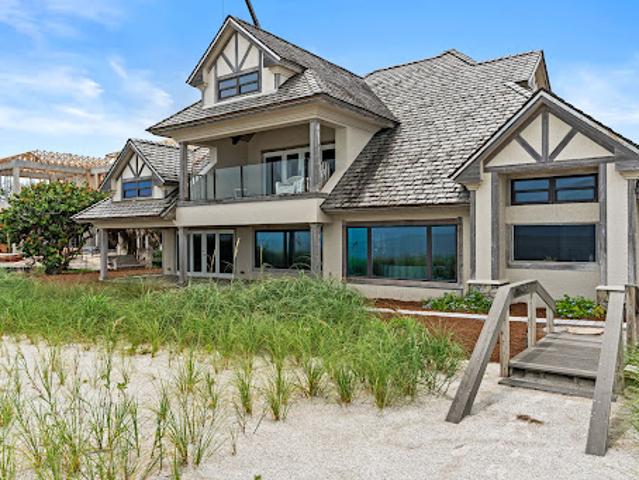 House with pool