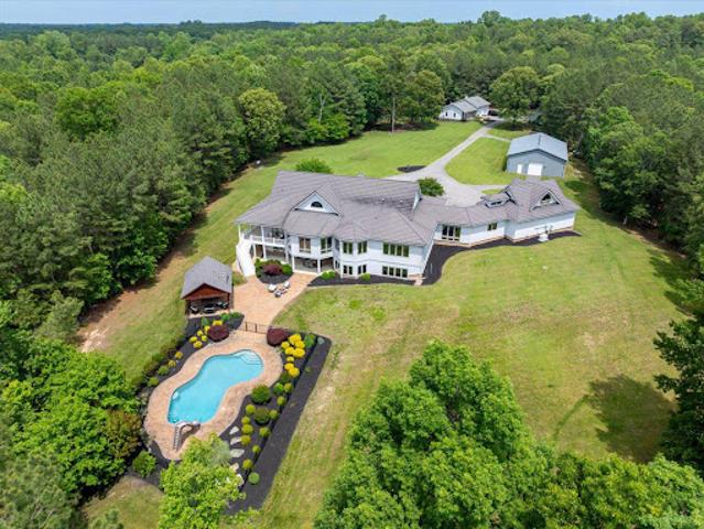 House with pool