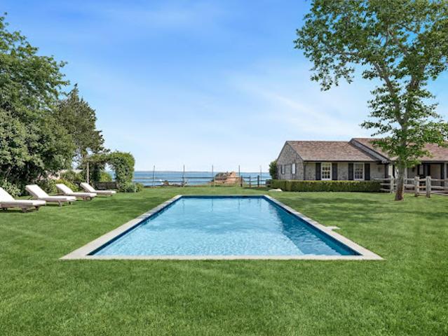 House with pool