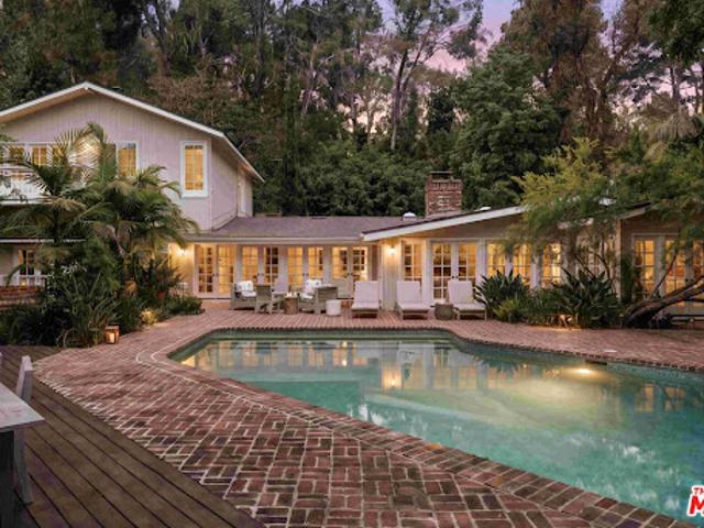 House with pool