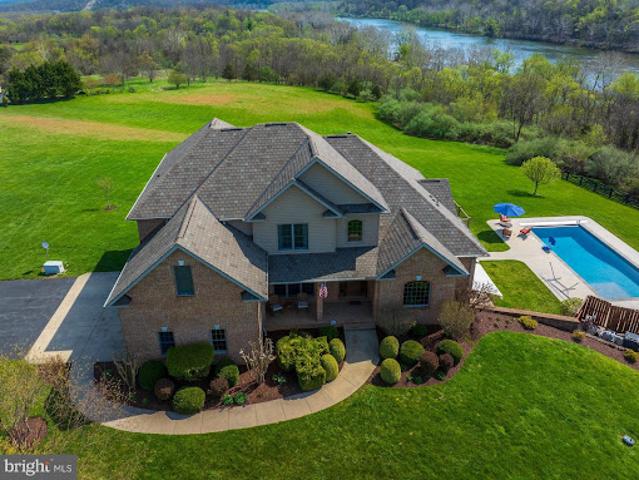 House with pool