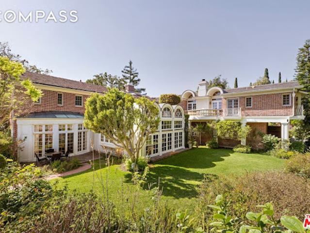 House with pool