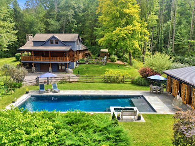House with pool