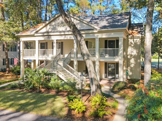 House with pool and garden