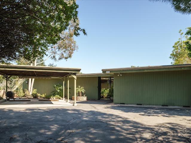 House with pool