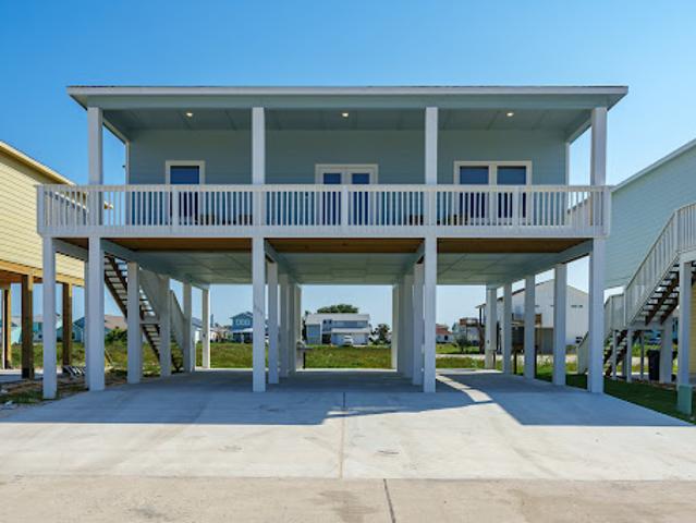 House with pool