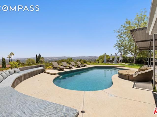 House with pool