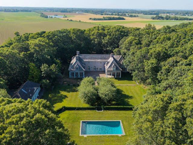 House with pool