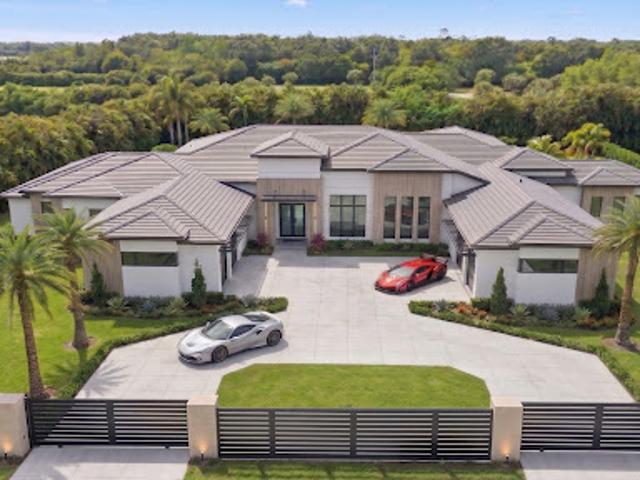House with pool
