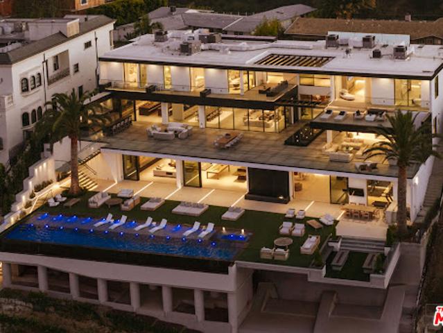 House with pool