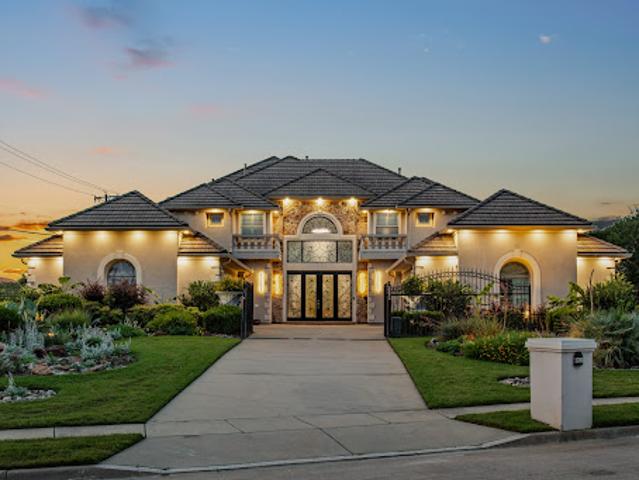 House with pool