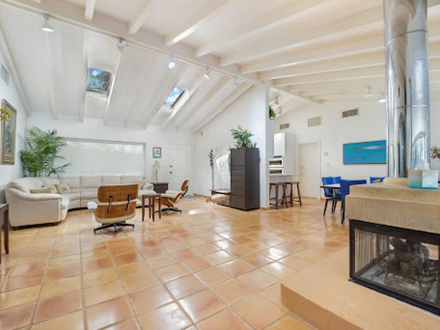 House with pool