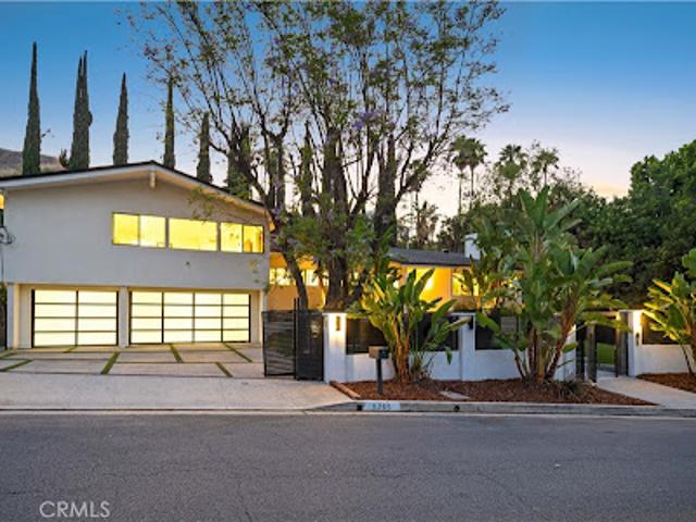 House with pool