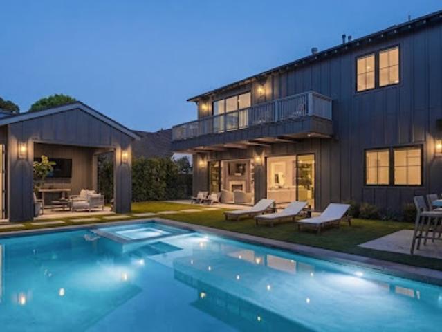 House with pool