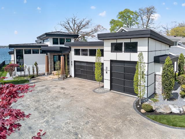 House with pool