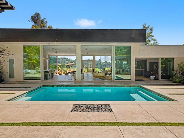 House with pool