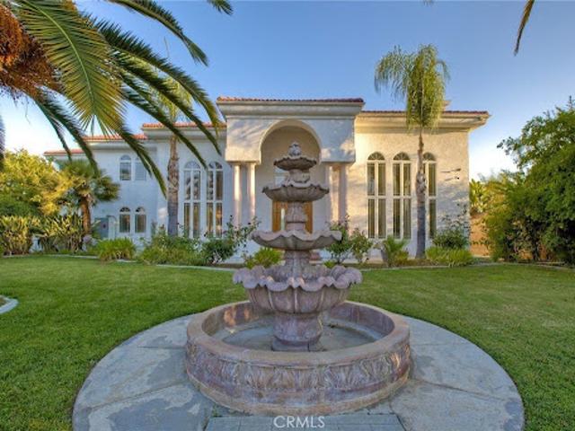 House with pool