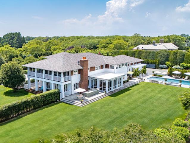 House with pool