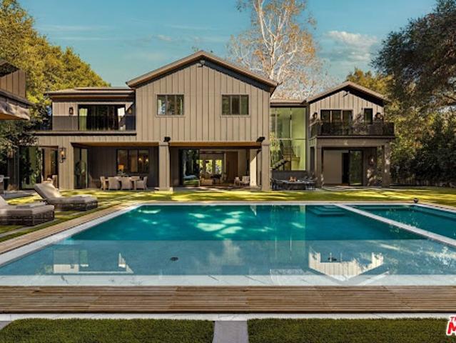 House with pool