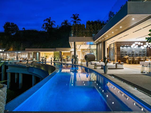 House with pool