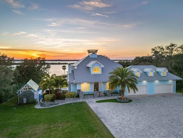 House with pool