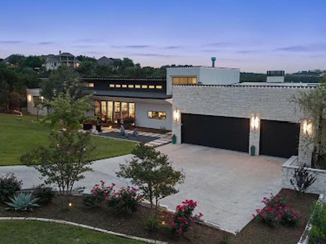 House with pool